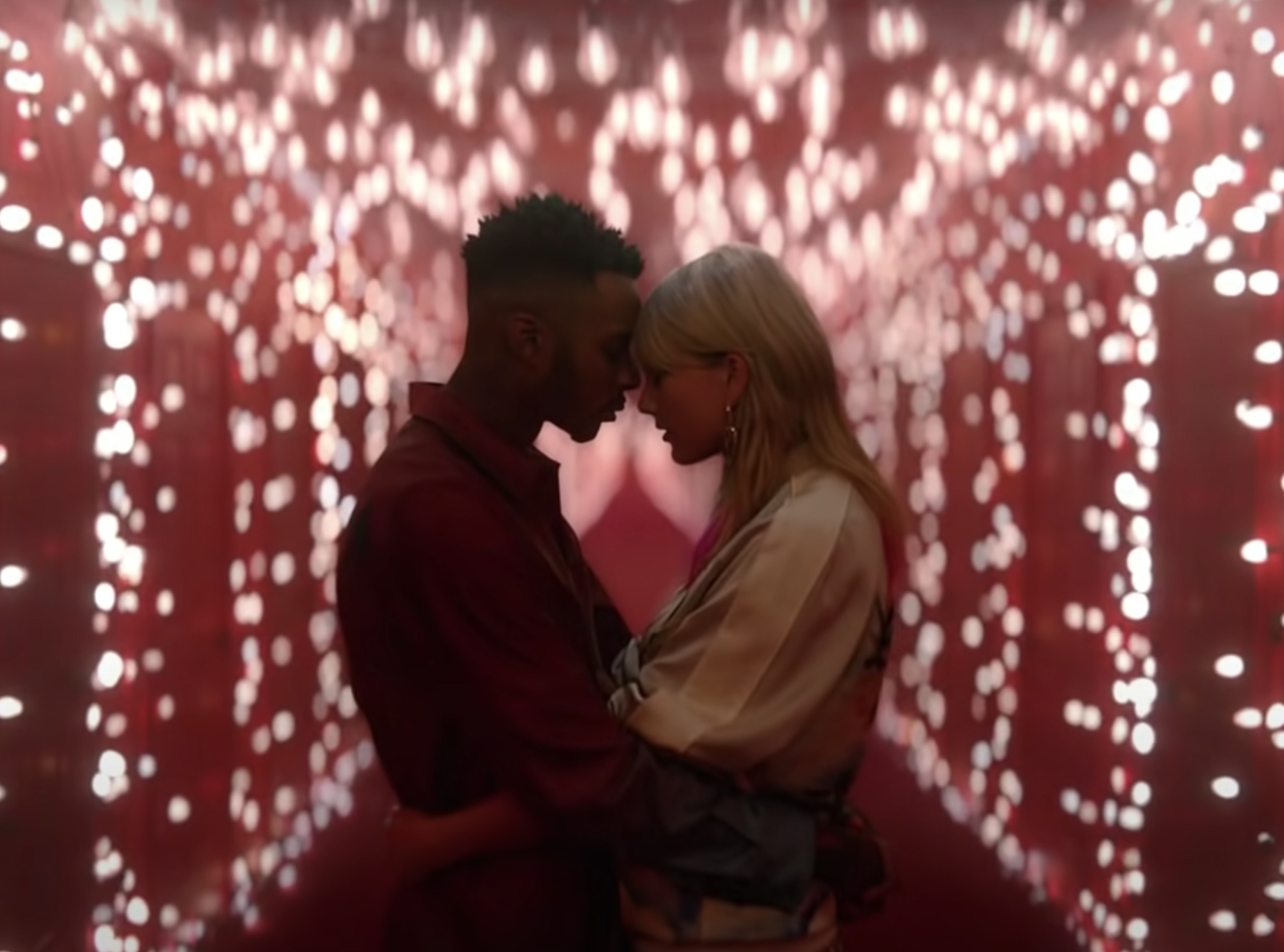 The 12 Most Important Love Lessons Taylor Swift Taught Us Over the ...